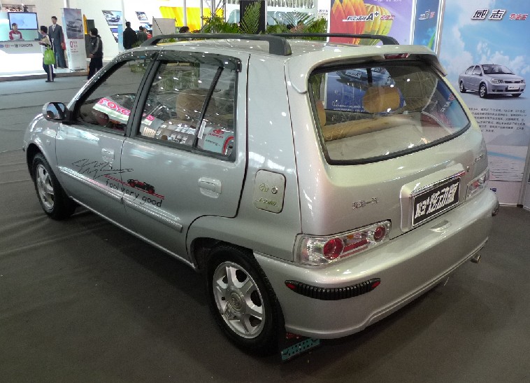 Live: Tianjin-FAW-Xiali N3 is a Fool Very Good