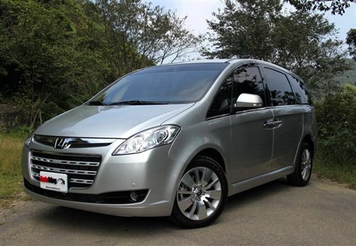 Spy Shots: Dongfeng-Yulong SUV