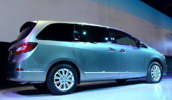 New Buick GL8 Listed and Priced