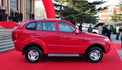 Beijing Auto 007 SUV in Red