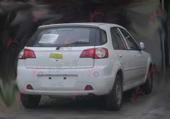 Spy Shots: King Long hatchback out testing Again