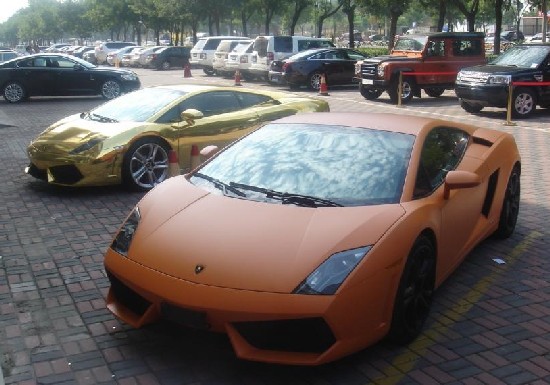 Lamborghini Gallardo wrapped in Gold in China
