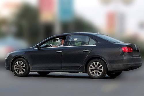 Spy Shots: new Volkswagen Sagitar seen testing again