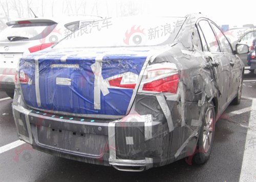 Spy Shots: new SouEast V5 sedan testing in China