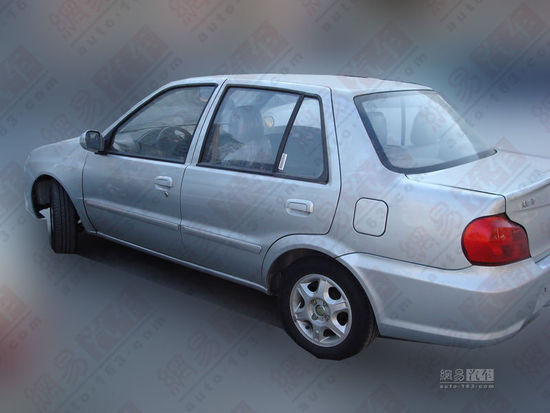 Spy Shots: facelifted Tianjin Xiali N3 testing in China