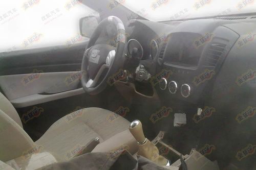 Spy Shots: Chery-Riich X3 testing in China