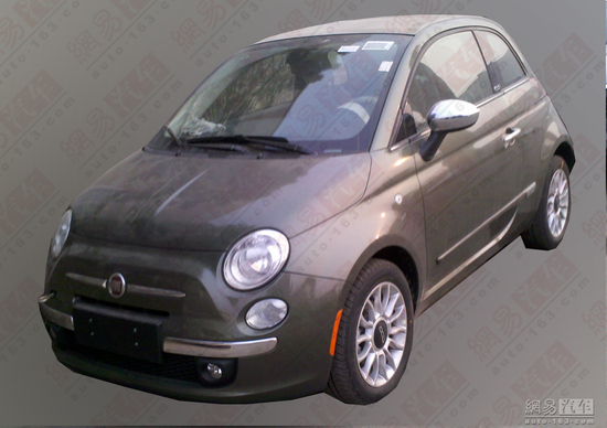 Spy Shot: Fiat 500C testing in China