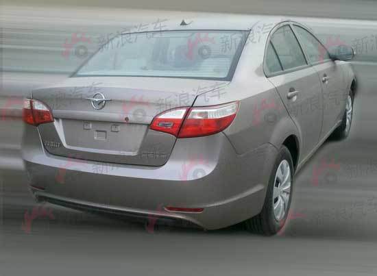 Spy Shots: facelifted Haima Family sedan & hatchback in China