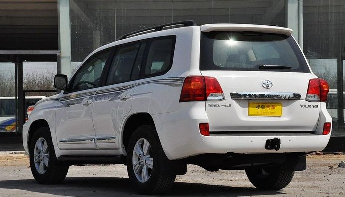 Facelifted Toyota Land Cruiser listed & priced in China