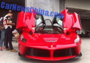 China Super Car Super Spot: Ferrari LaFerrari in Chengdu
