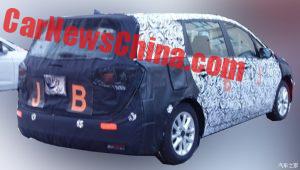 Spy Shots: Buick GL6 MPV Testing In China