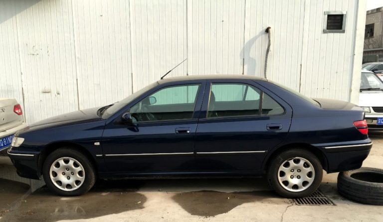 Spotted In China: Peugeot 406 Sedan In Blue