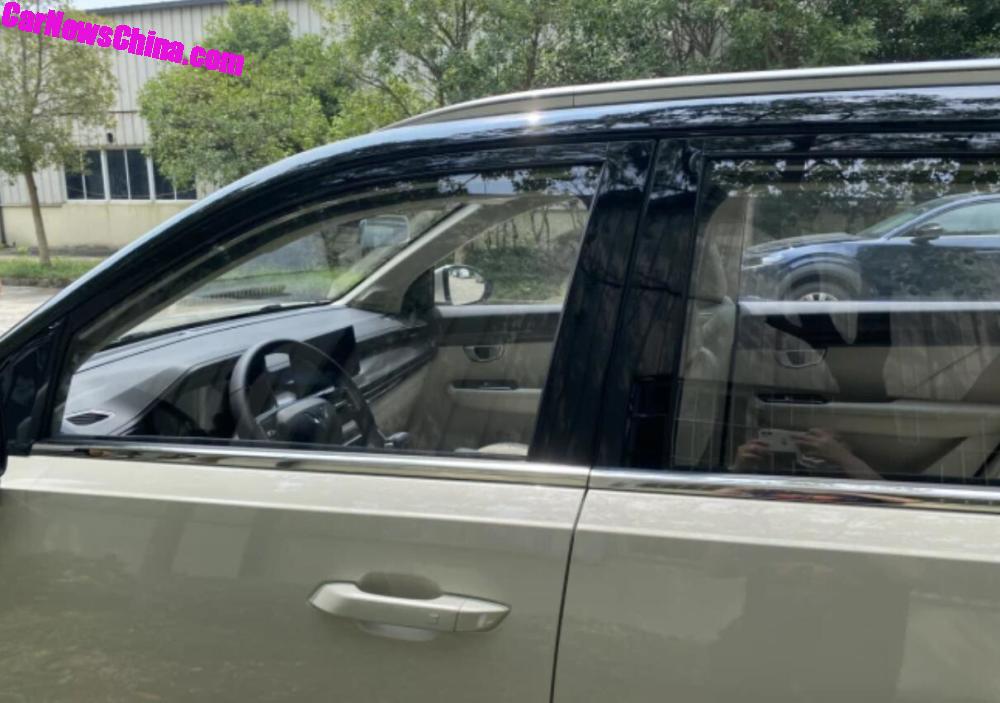 Wuling is not just cute EV: Spy photos of SUV petrol-powered Xingchen