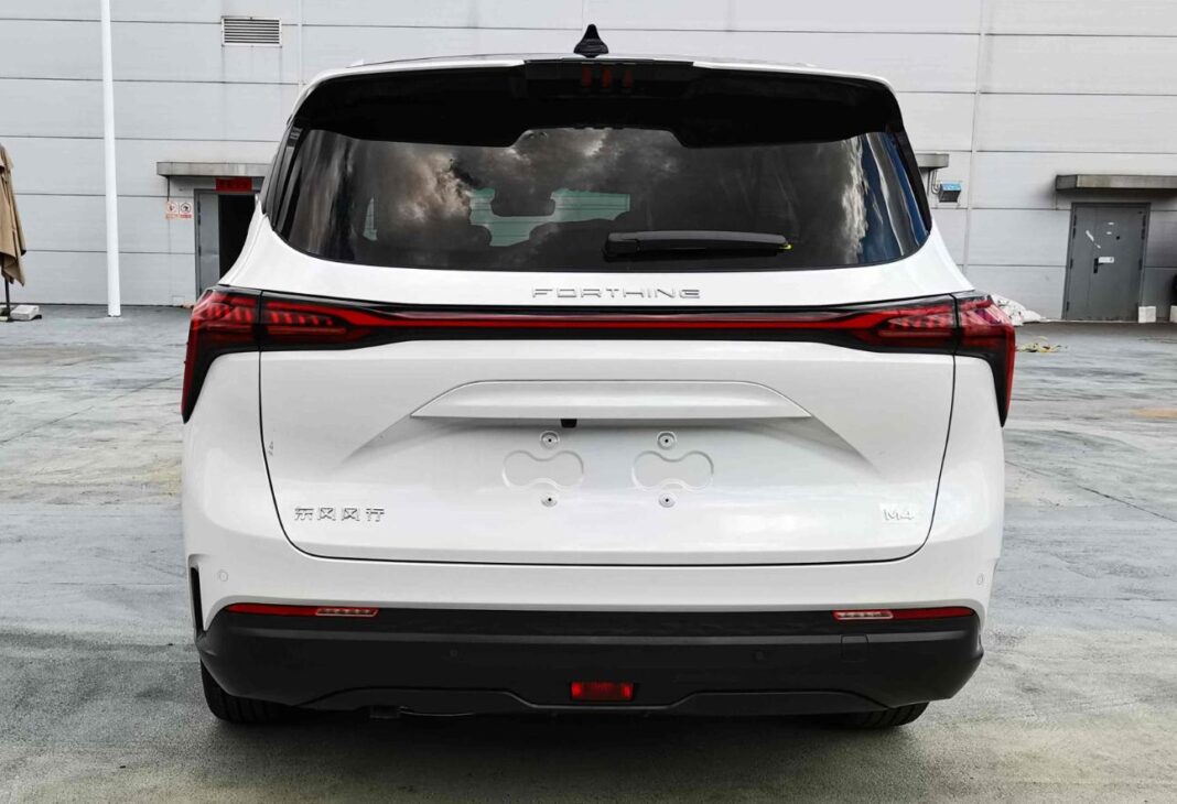 Dongfeng Forthing M4 MPV Is So Pretty It Almost Hurts