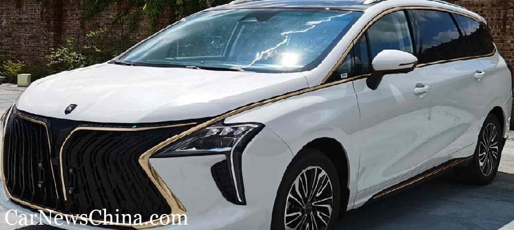 Dongfeng Forthing M4 MPV Is So Pretty It Almost Hurts