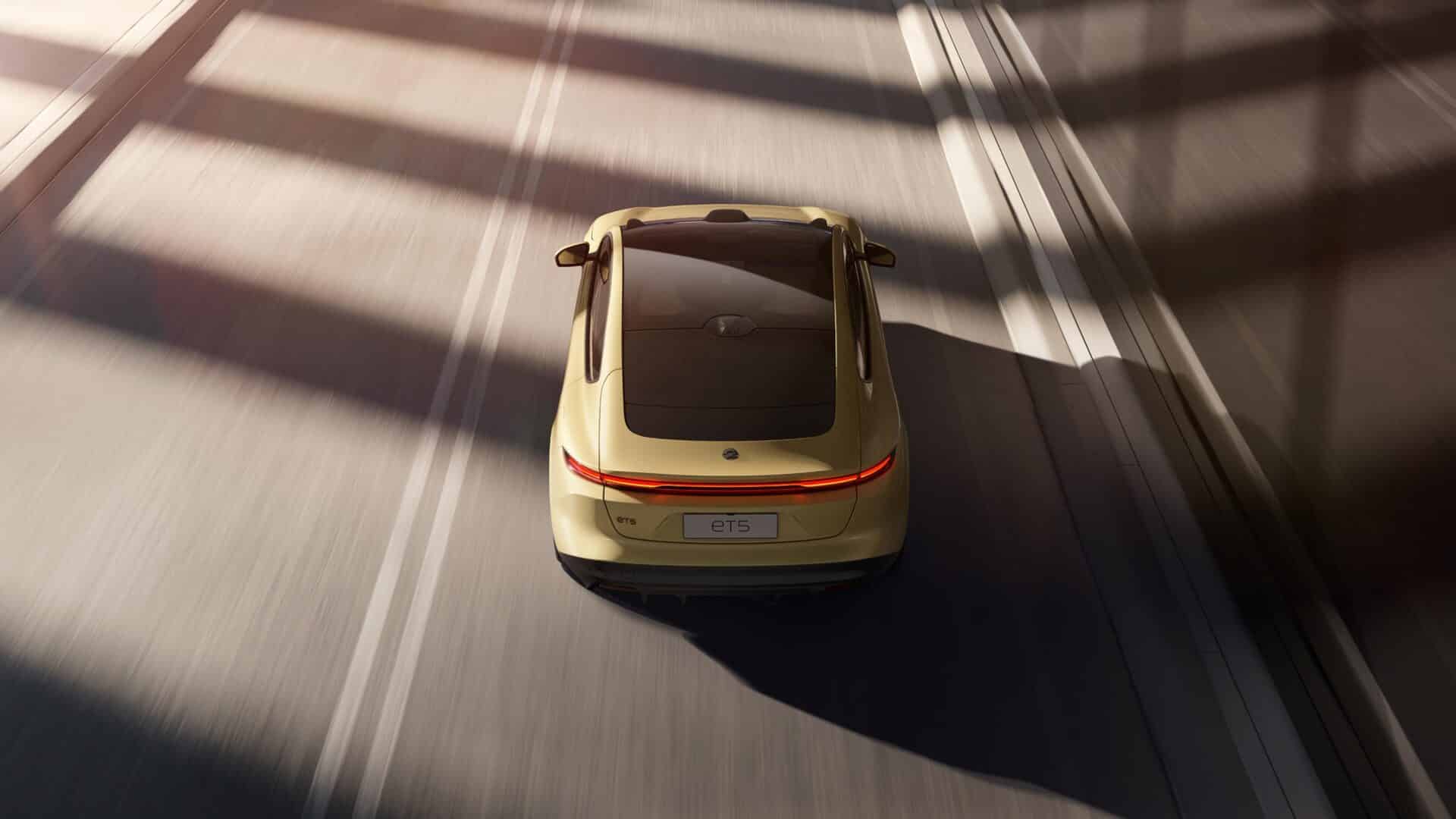 NIO ET5 sedan unveiled