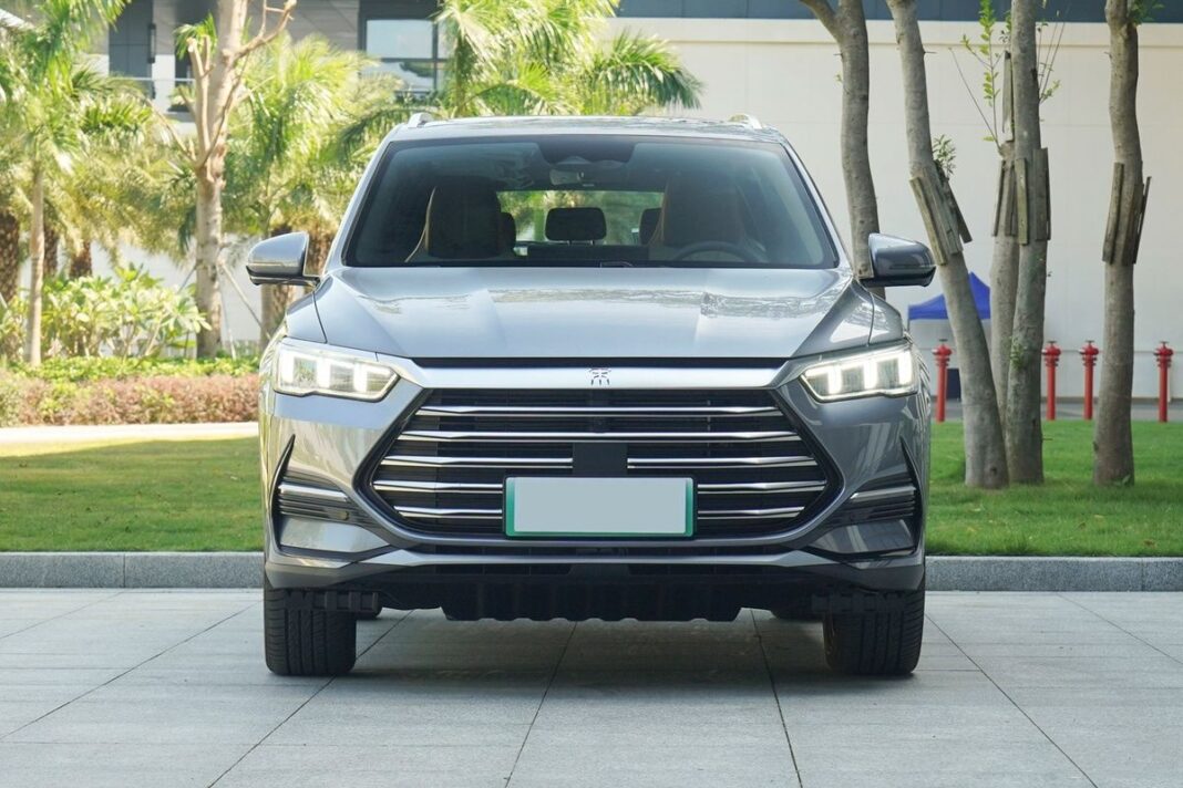 BYD Song Pro comes as a DM-i hybrid with a 1090km range