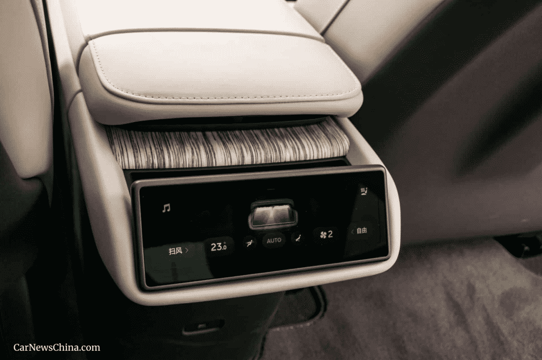 Nio ET7 flagship first review & test drive. Best EV up to date?