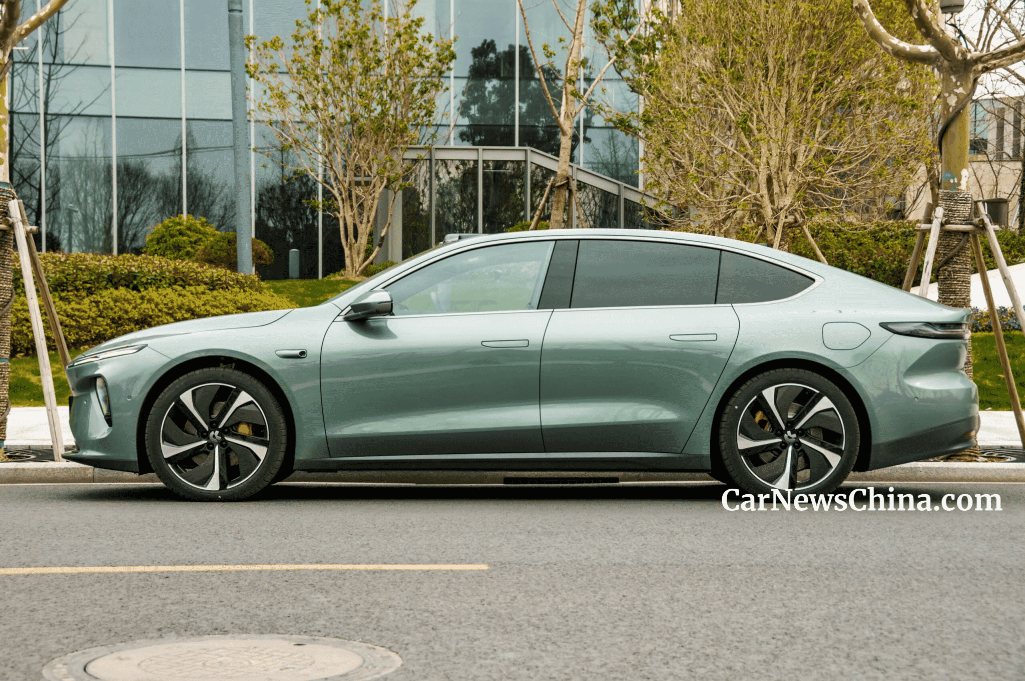 Nio ET7 flagship first review & test drive. Best EV up to date?