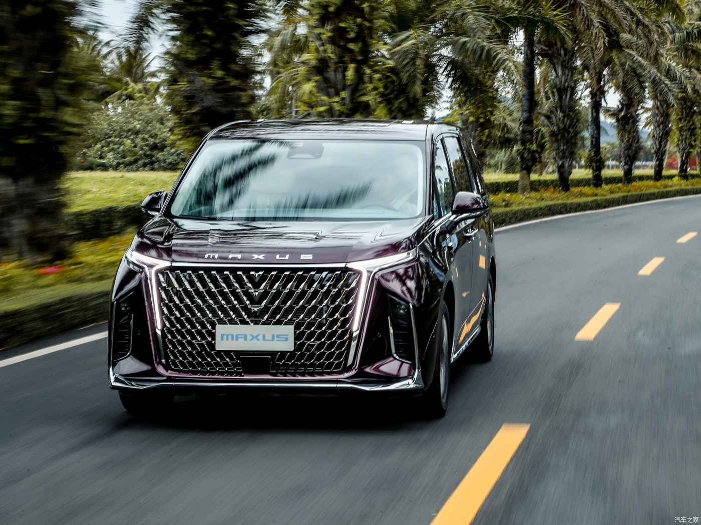 Maxus G90 Luxury MPV Launches in China in April