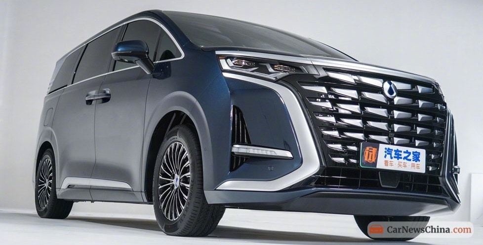 BYD's Denza D9 EV Sells 3,000 Units in Just 30 Minutes in China