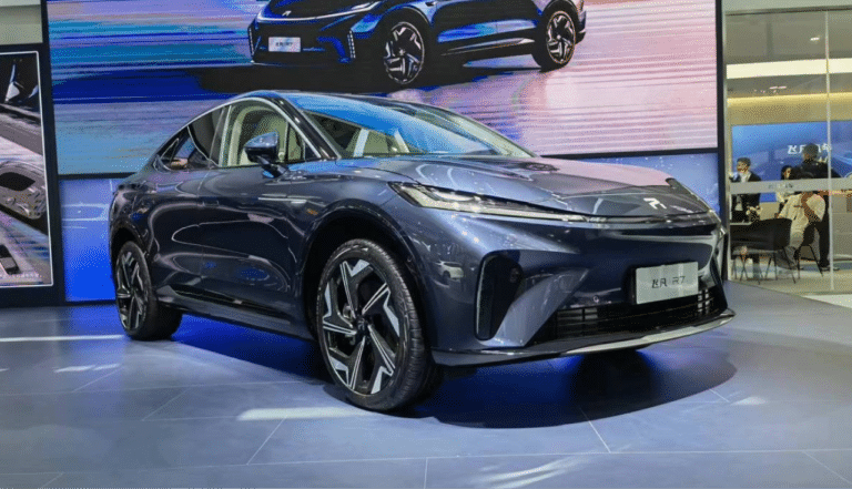 Rising Auto R7 Is Real At The Auto Show With Swappable Battery And 544 HP