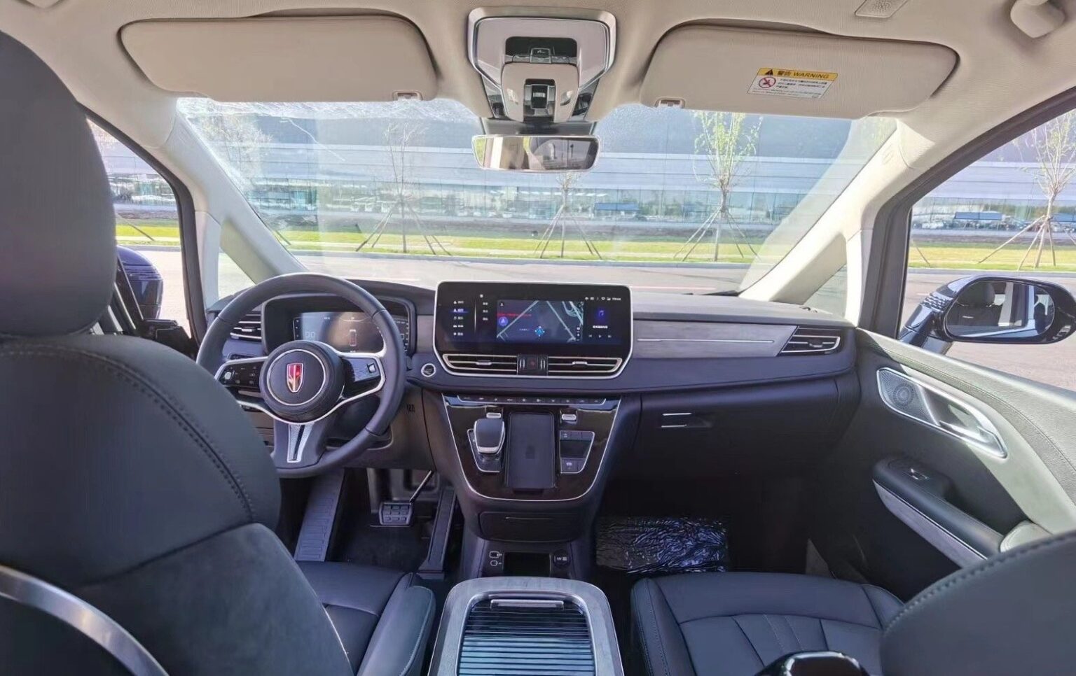 Hongqi HM9 MPV In The Flesh In China