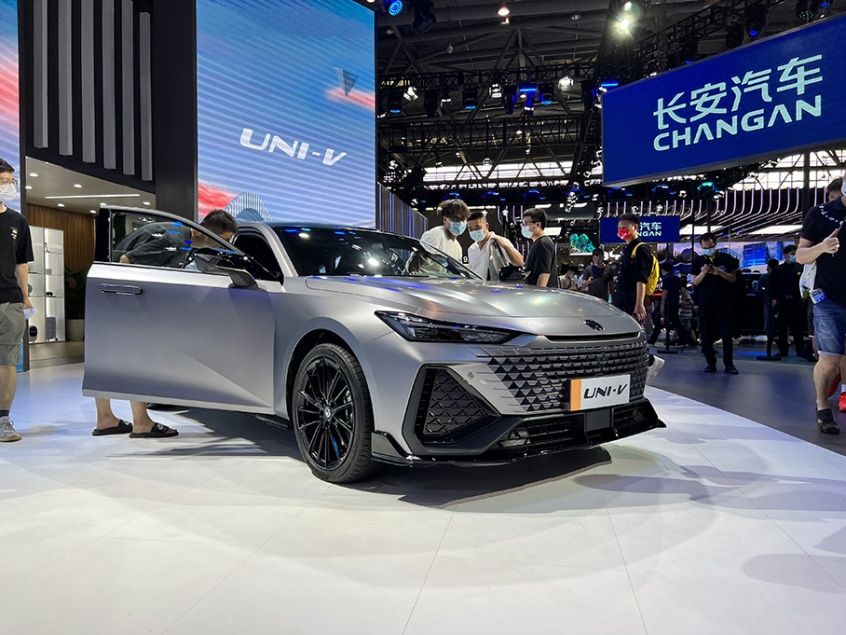 Changan UNI-V 2.0T and iDD Hybrid unveiled at 2022 Chongqing Auto Show