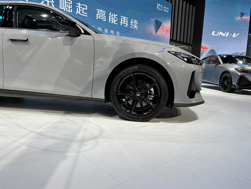 Changan UNI-V 2.0T and iDD Hybrid unveiled at 2022 Chongqing Auto Show