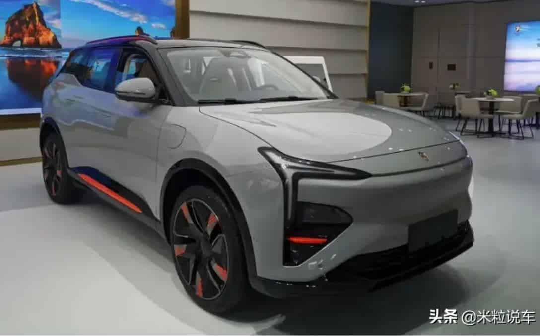 Evergrande's Hengchi 5 EV Sells Over 37,000 Units In Two Weeks In China