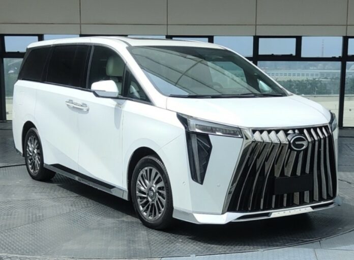 Trumpchi M8 MPV Is The New King Of Chinese Grille Bling