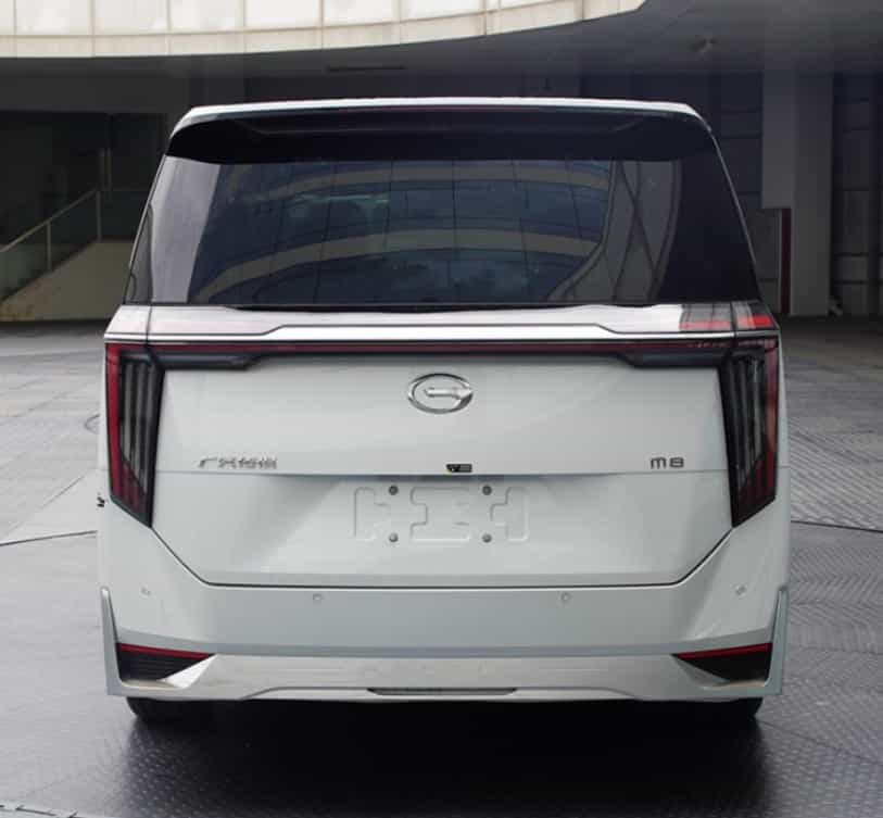 Trumpchi M8 MPV Is The New King Of Chinese Grille Bling