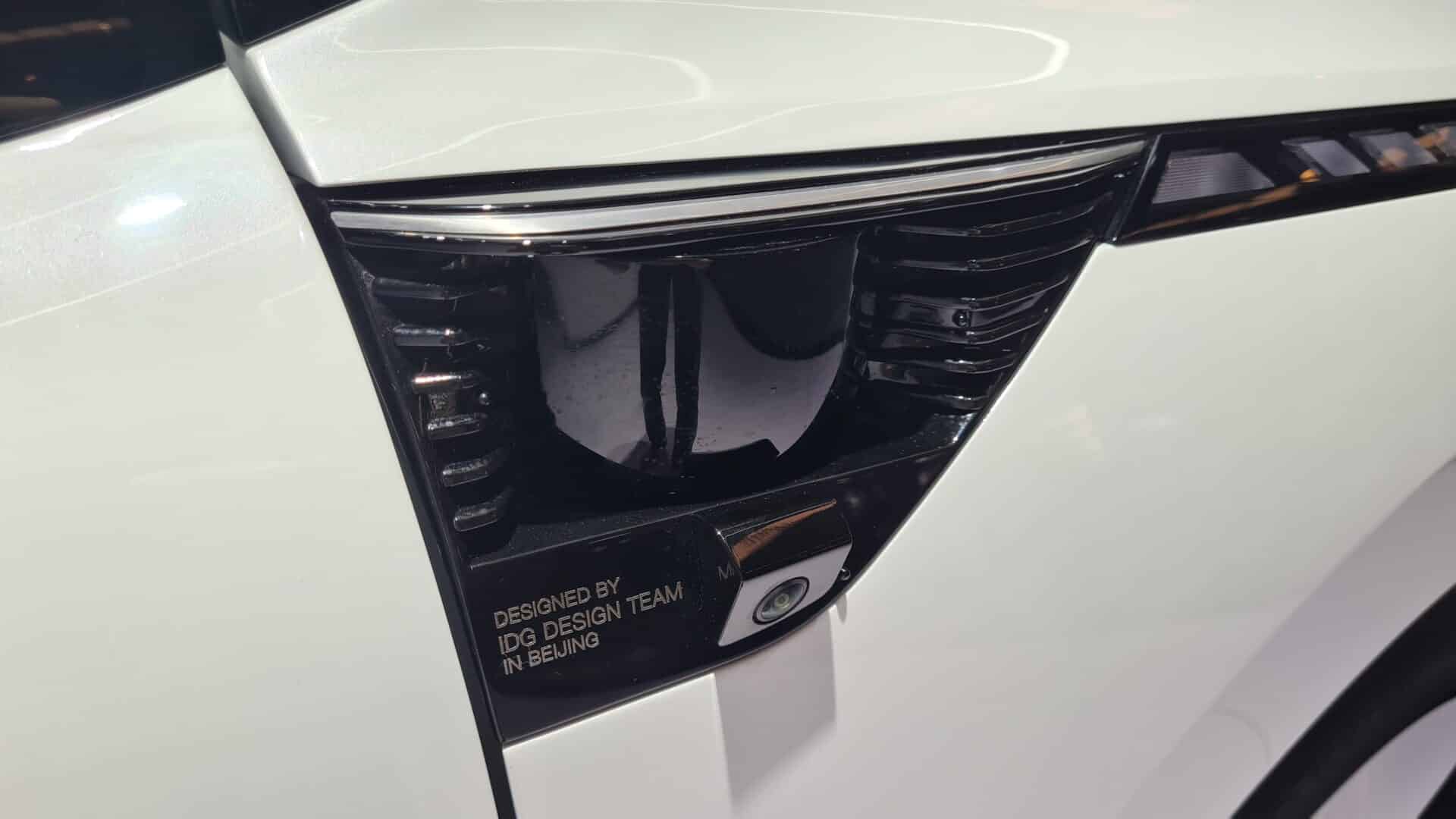 Exclusive First Look: Baidu RT6 Robotaxi L4 Autonomous MPV