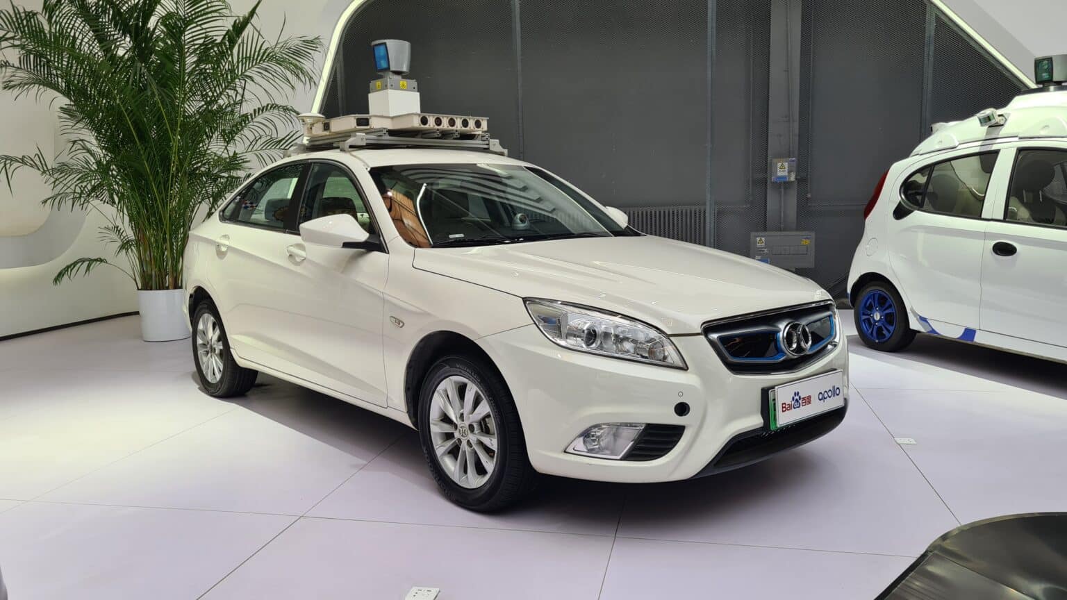 Exclusive First Look: Baidu RT6 Robotaxi L4 Autonomous MPV
