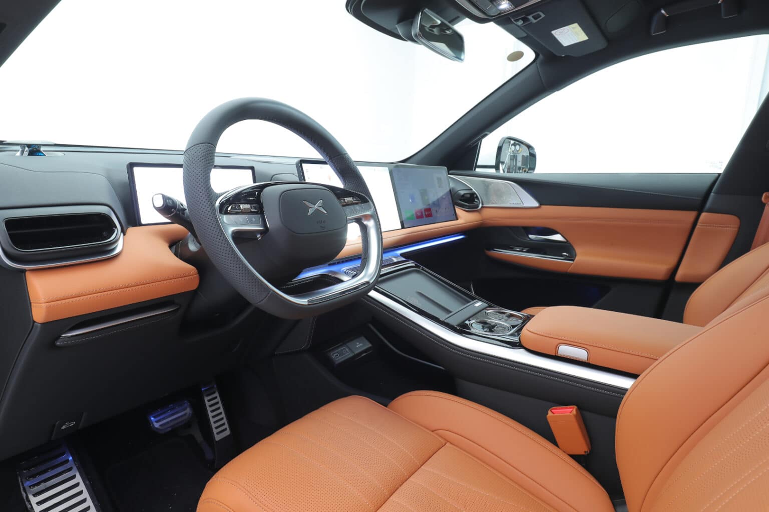 Xpeng G9 - First Look & Review of The Massive Chinese SUV