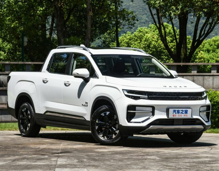 Radar R6 Electric Pickup Truck From All Sides In China