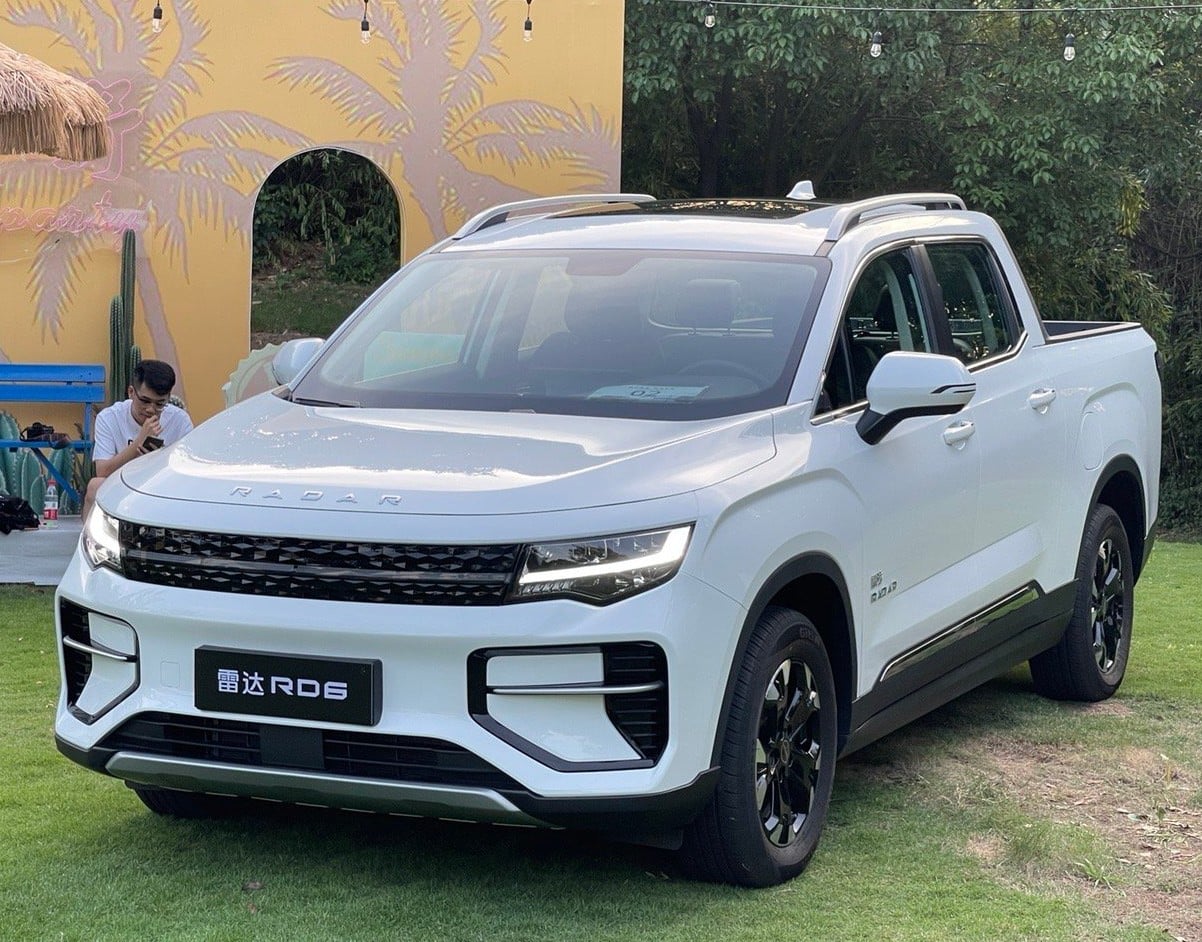 Radar R6 Electric Pickup Truck From All Sides In China