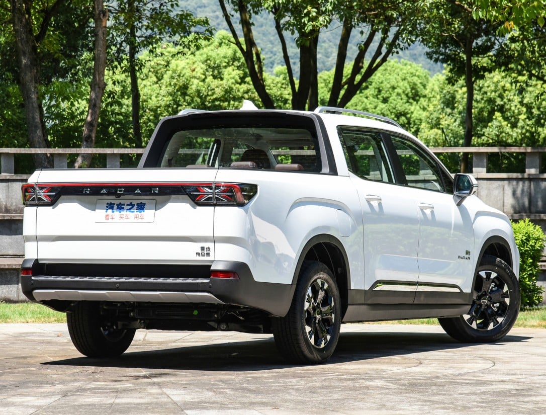 Radar R6 Electric Pickup Truck From All Sides In China