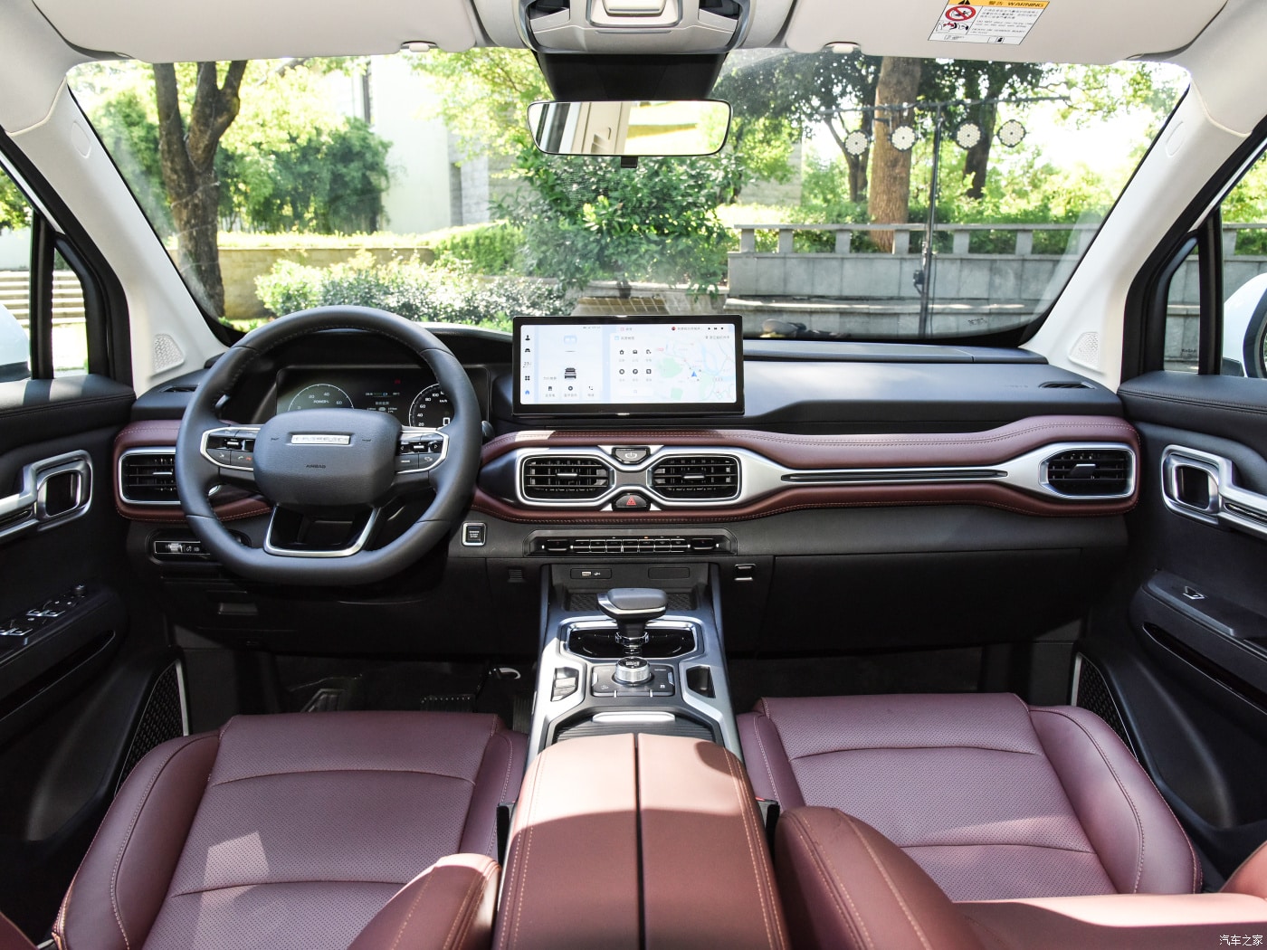 Radar R6 Electric Pickup Truck From All Sides In China