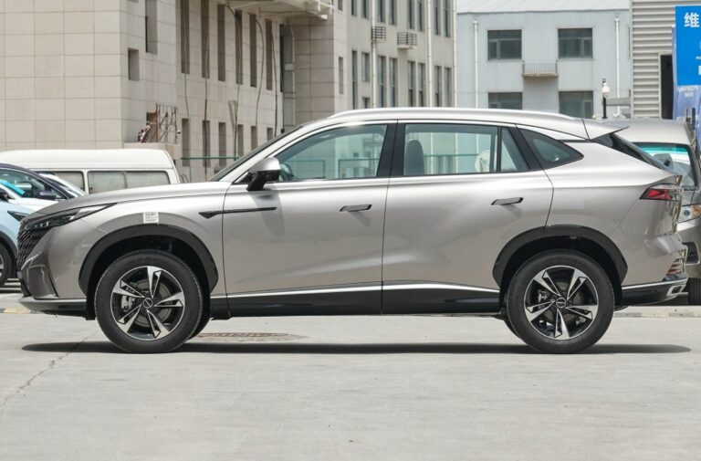 New Roewe RX5 And eRX5 Launched On The Chinese Car Market