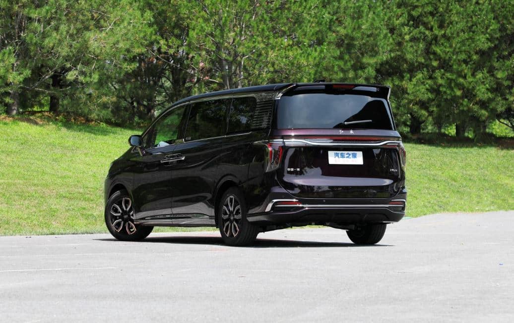 Hongqi HQ9 MPV Launched In China, Price Starts At 50,900 USD
