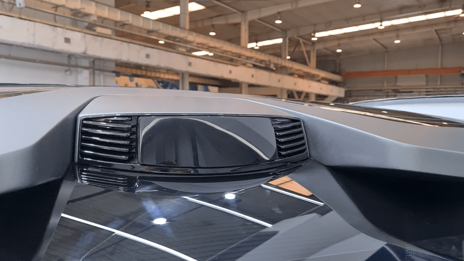 Exclusive First Look: Baidu RT6 Robotaxi L4 Autonomous MPV