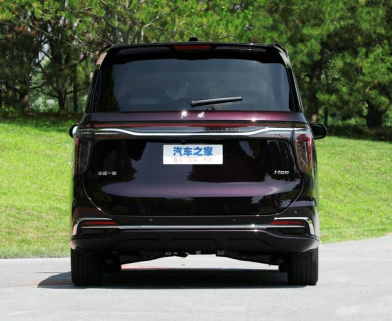 Hongqi HQ9 Is A New Luxury MPV For China
