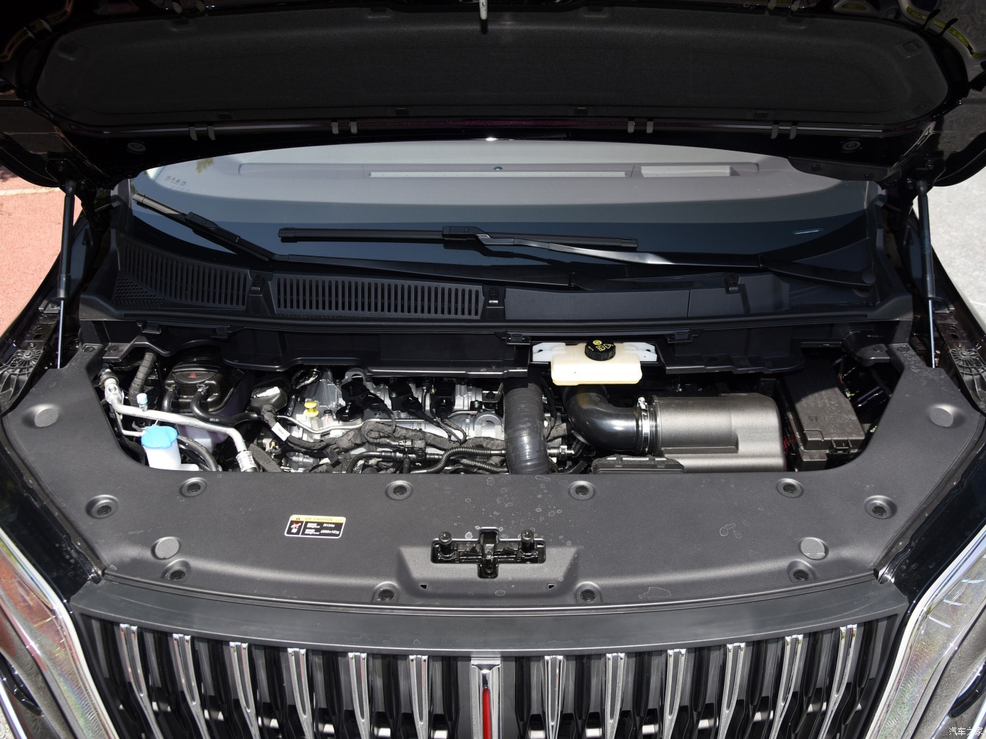 Hongqi HQ9 Is A New Luxury MPV For China