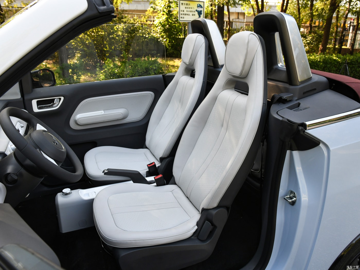 Wuling Mini EV Cabrio Packs A Lot Of Pretty In China