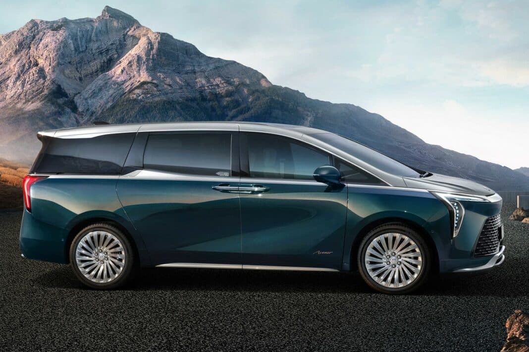 Buick GL8 Century Is A Kind-of-New Luxury MPV For China