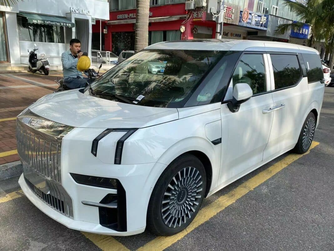 Need Bling In Your Family Life? Get A Zeekr 009 MPV With 544 HP