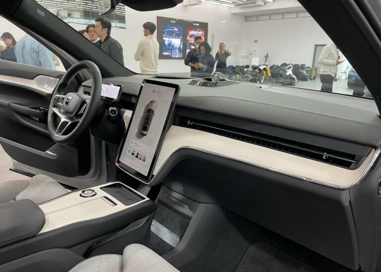 Volvo EX90 Flagship EV Debuts in China, Production to Start 2024 in Daqing