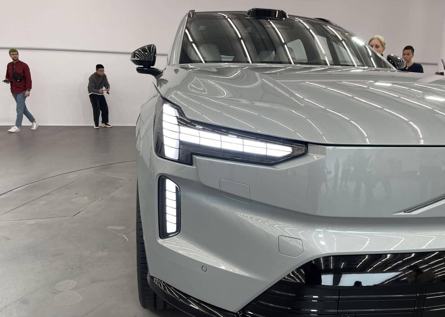 Volvo EX90 Flagship EV Debuts in China, Production to Start 2024 in Daqing