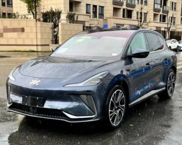 IM LS7 Electric SUV Seen On The Road In China